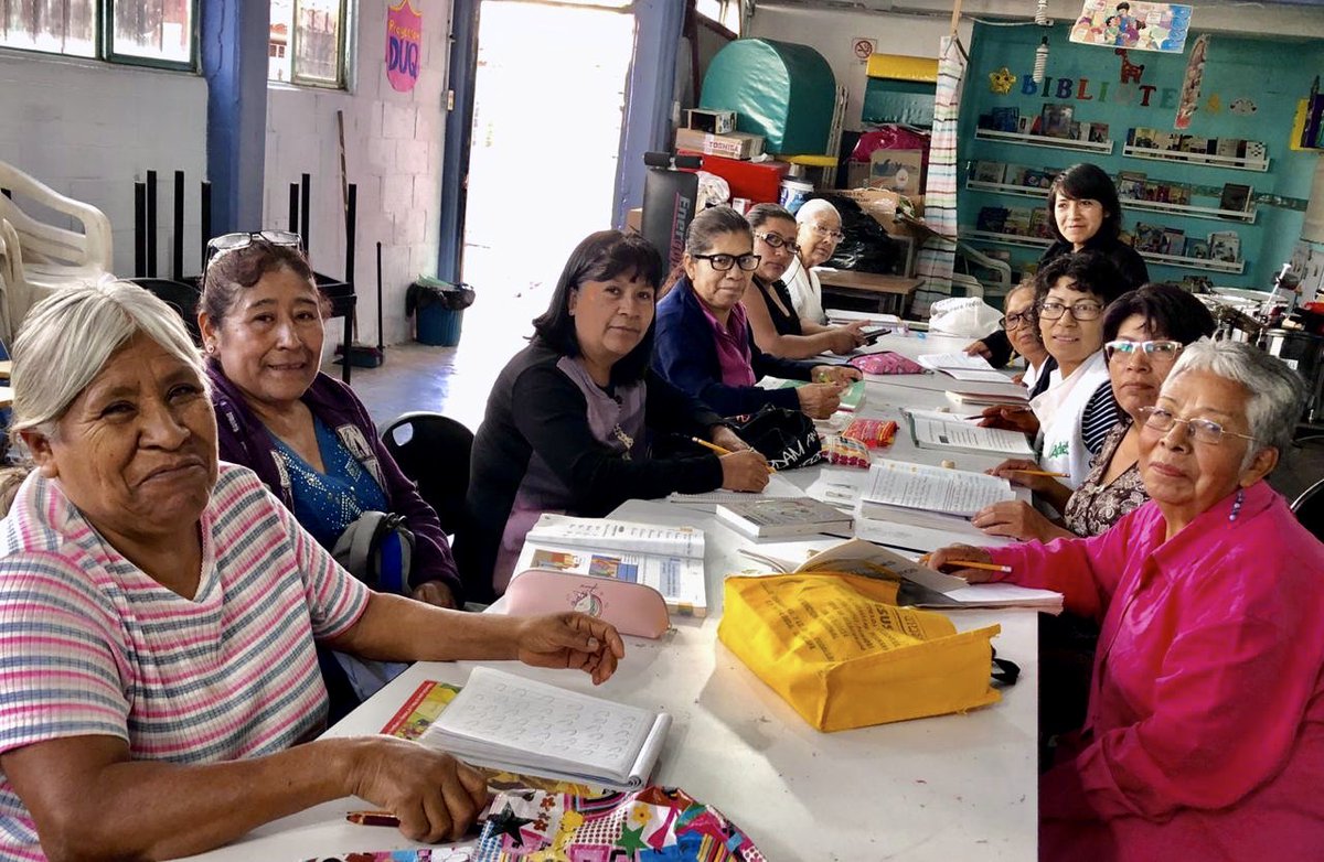 Concluyen Primaria Y Secundaria Más De 23 Mil Personas Del País