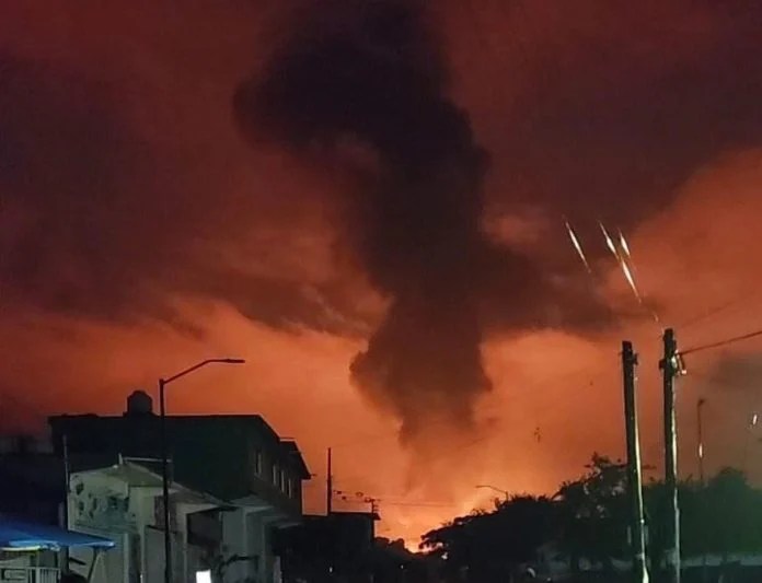 Fuerte explosión en ductos de Pemex en la comunidad de La Ceiba ...